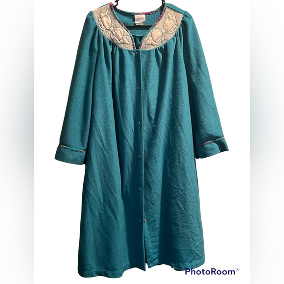 Quiet Moments | Intimates & Sleepwear | Vintage Quiet Moments Robe ...